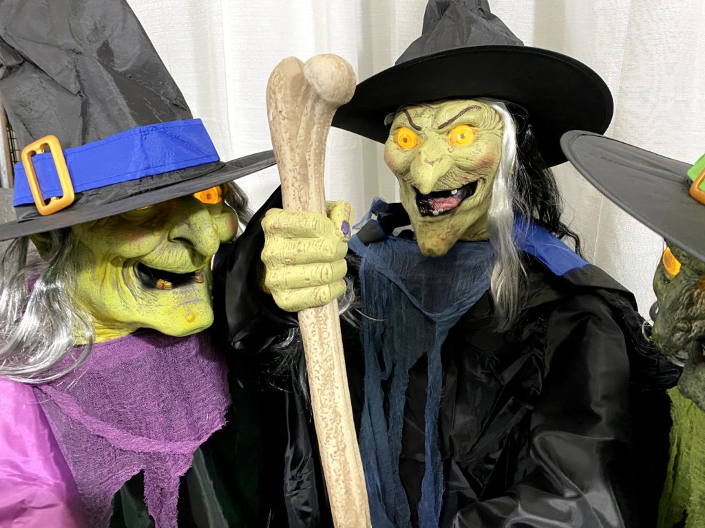 WITCH TRIO STIRRING CAULDRON ANIMATED