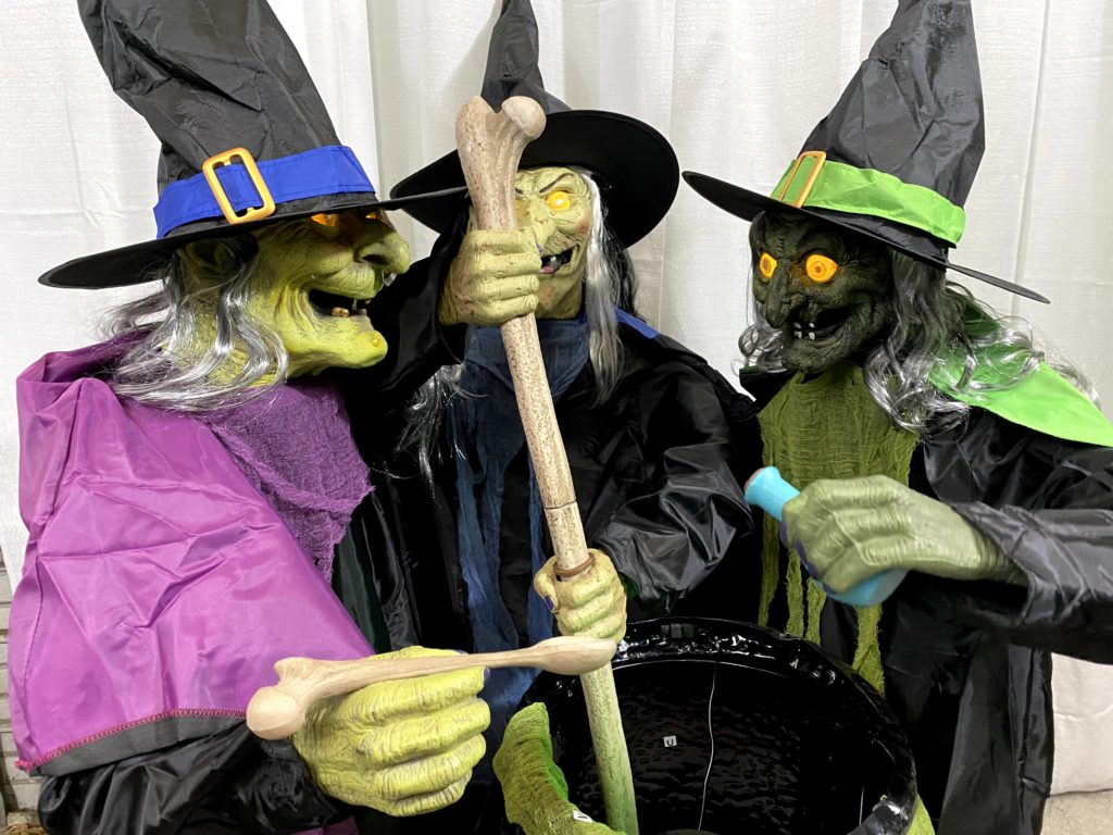 WITCH TRIO STIRRING CAULDRON ANIMATED